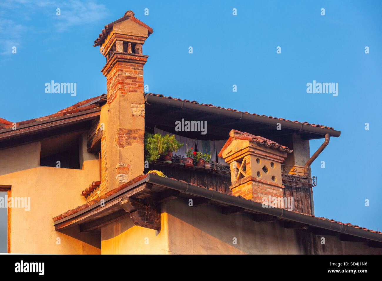 Rooftopline hi-res stock photography and images - Alamy
