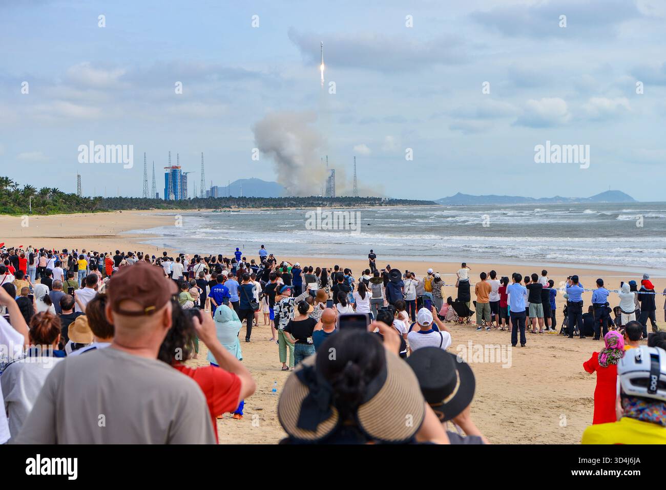 Wenchang,China.10th November 2025. A Long March-12 carrier rocket ...