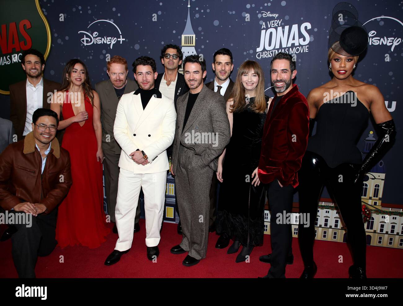 Spencer Berman, Randall Park, Chloe Bennet, Jesse Tyler Ferguson, Nick ...