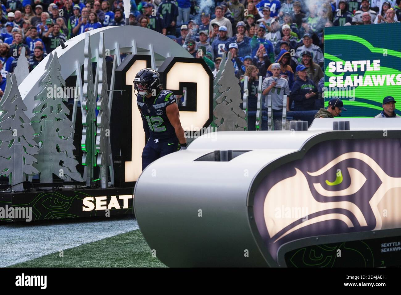 Seattle Seahawks linebacker Drake Thomas runs out during introductions ...