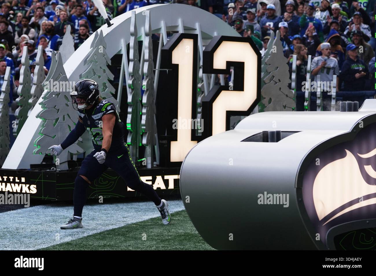 Seattle Seahawks linebacker Drake Thomas runs out during introductions ...