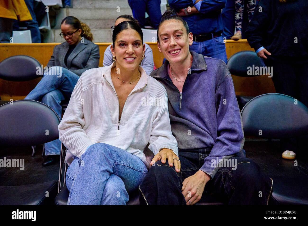Phoenix mercury basketball hi-res stock photography and images - Alamy