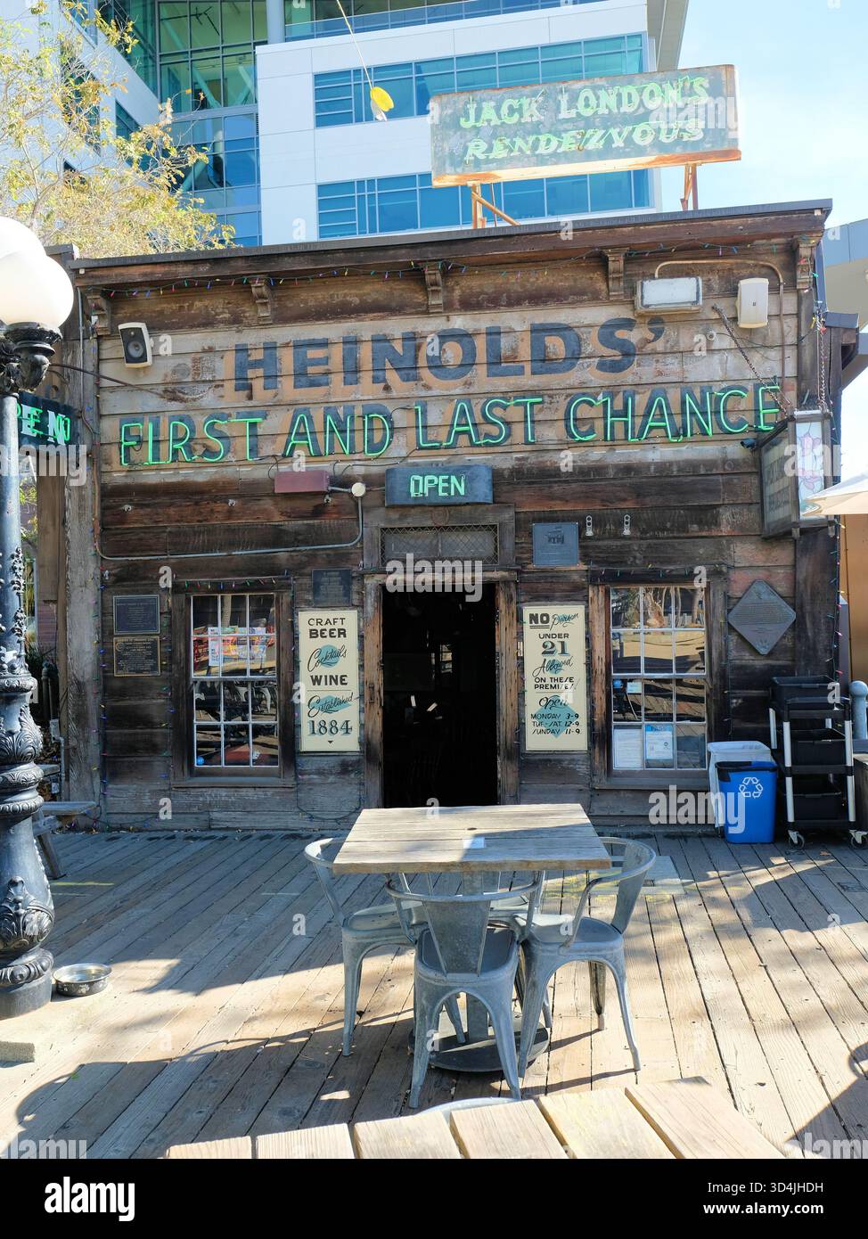 Last chance saloon hi-res stock photography and images - Alamy
