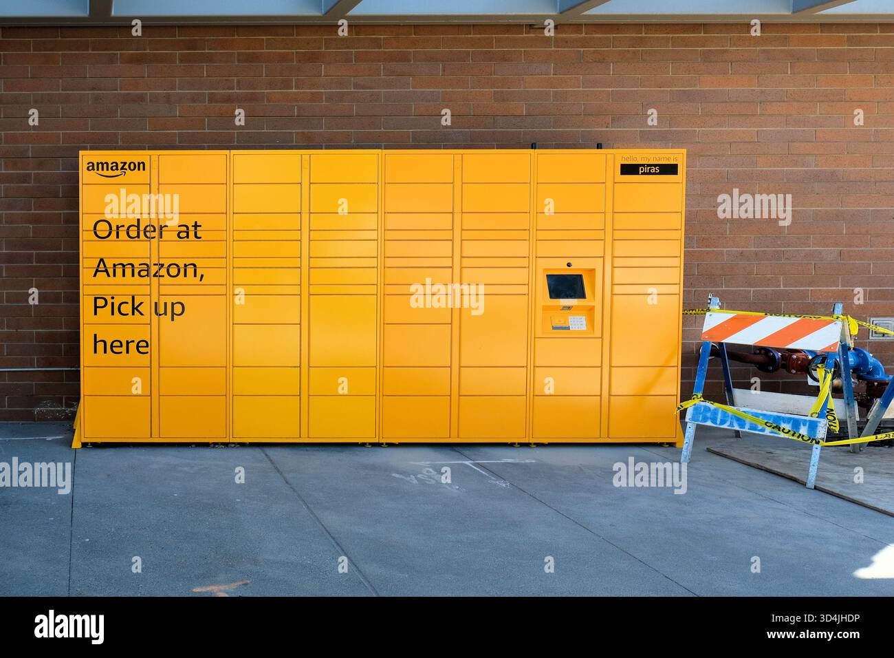 Amazon drop box locker hi-res stock photography and images - Alamy