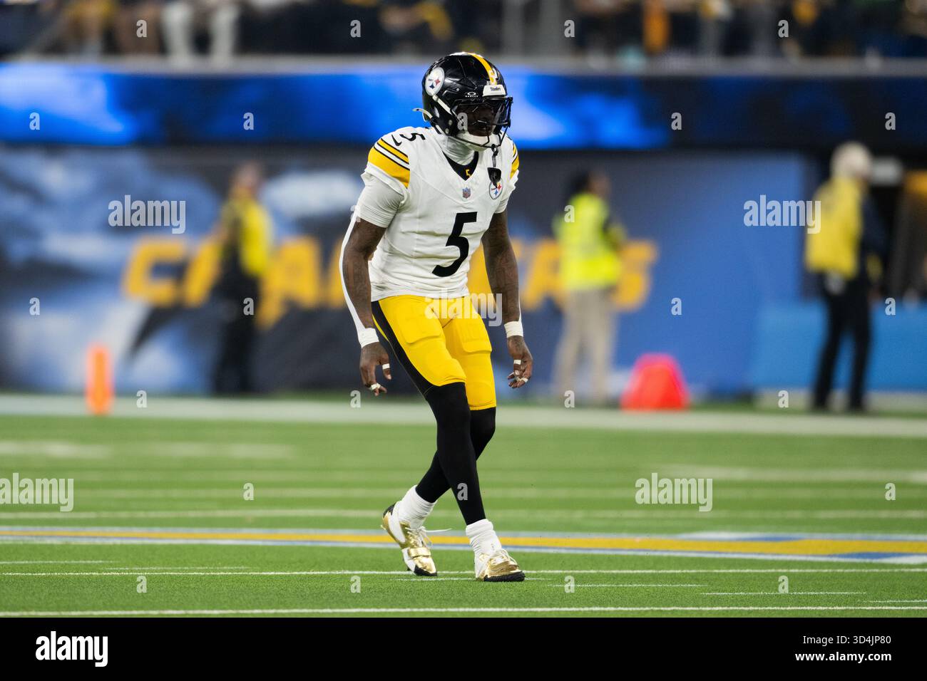 Pittsburgh Steelers cornerback Jalen Ramsey (5) takes his stance during ...