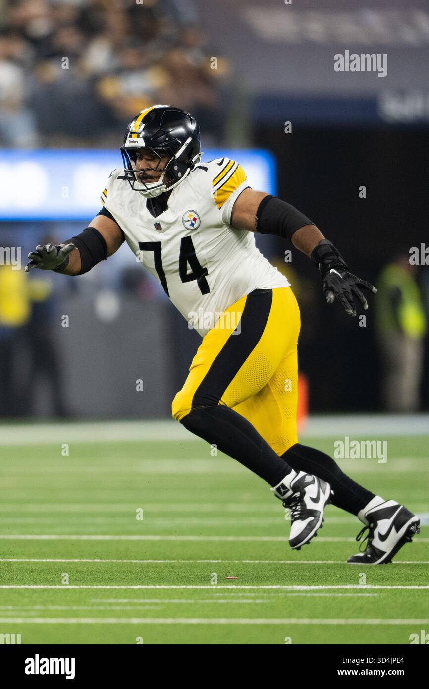Pittsburgh Steelers guard Spencer Anderson (74) runs during an NFL ...