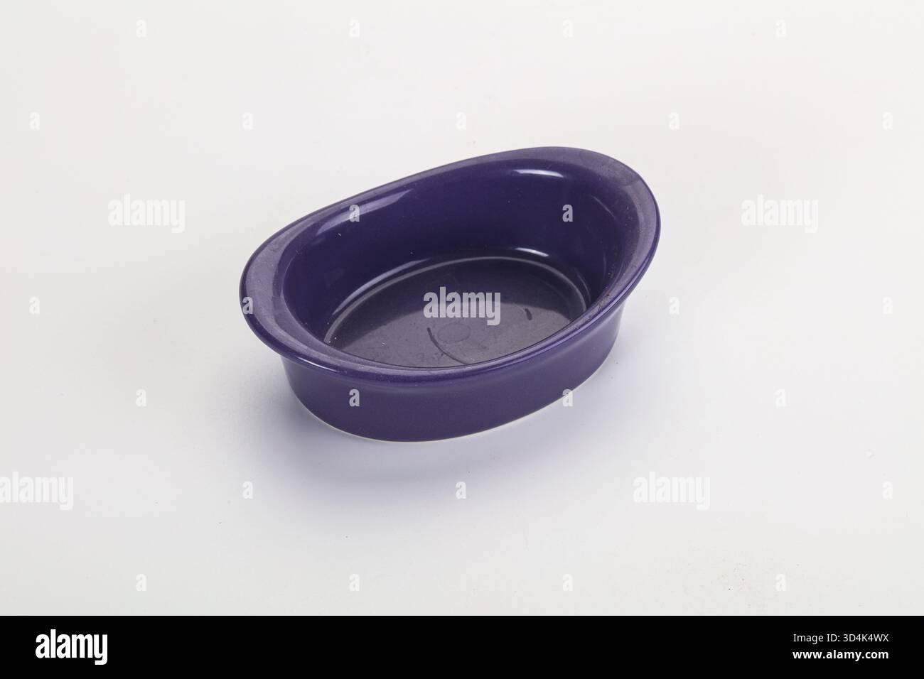 Empty gravy pot for sauce isolated dishware Stock Photo - Alamy