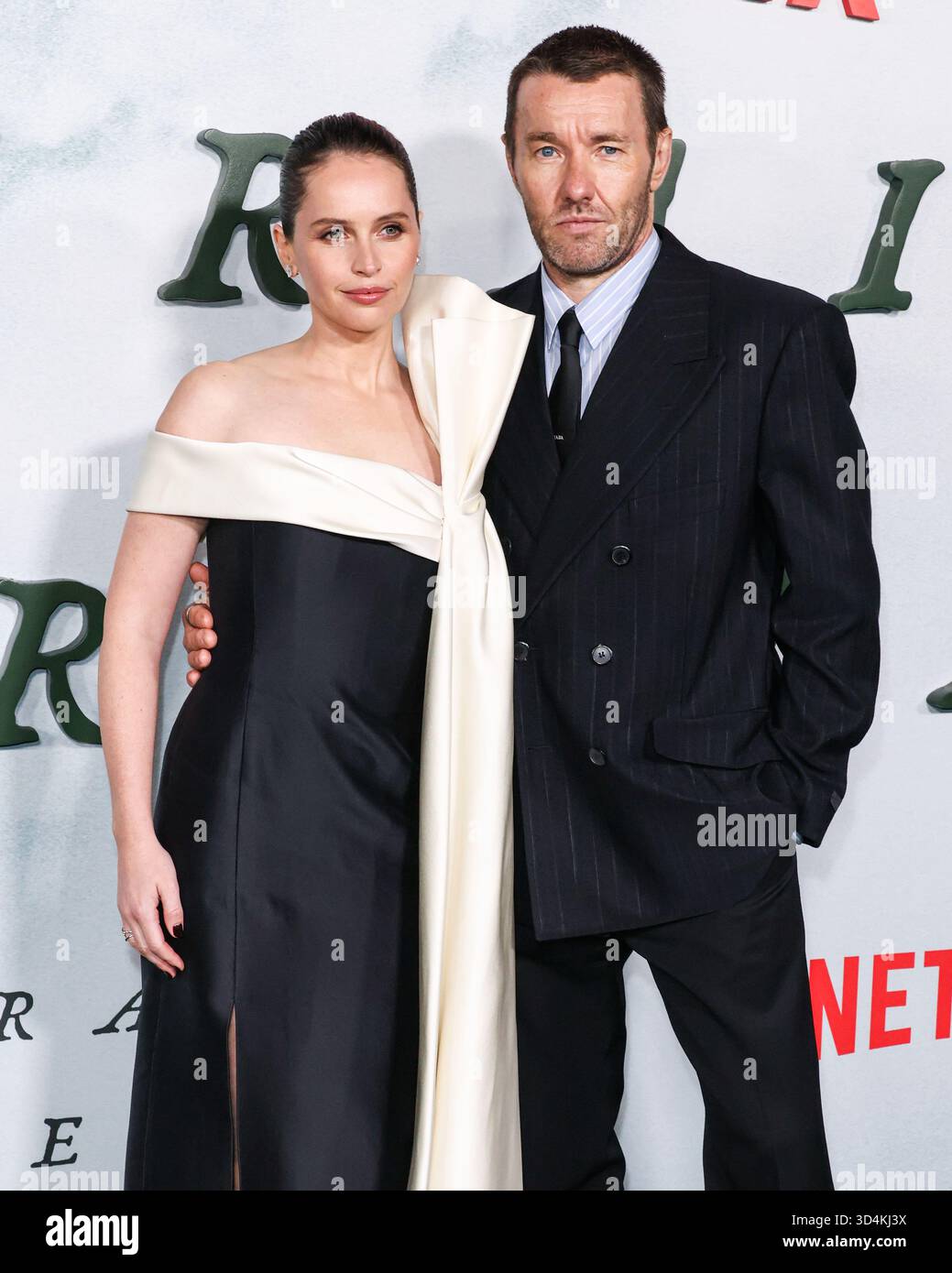 Actor dressed in bear suit hi-res stock photography and images - Alamy