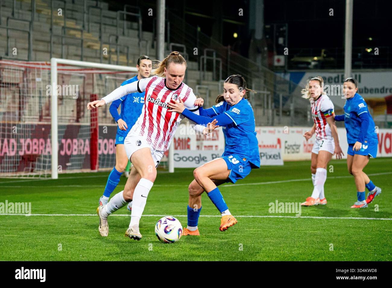 Loreen Bender (16 Bayer Leverkusen), right, and Luca Birkholz (23 SC ...