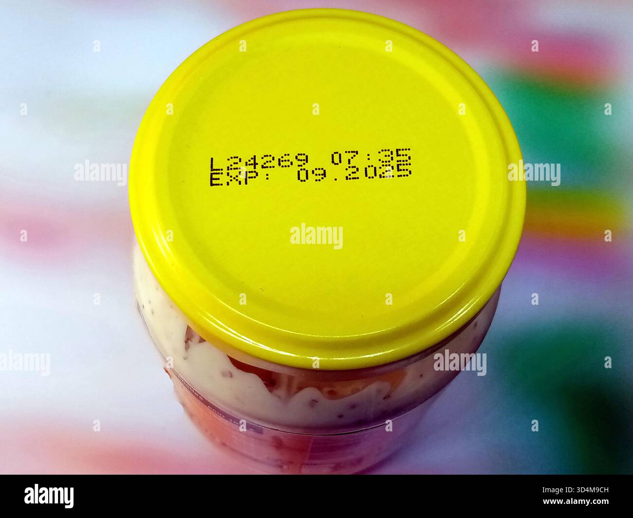 Past use by date hi-res stock photography and images - Alamy