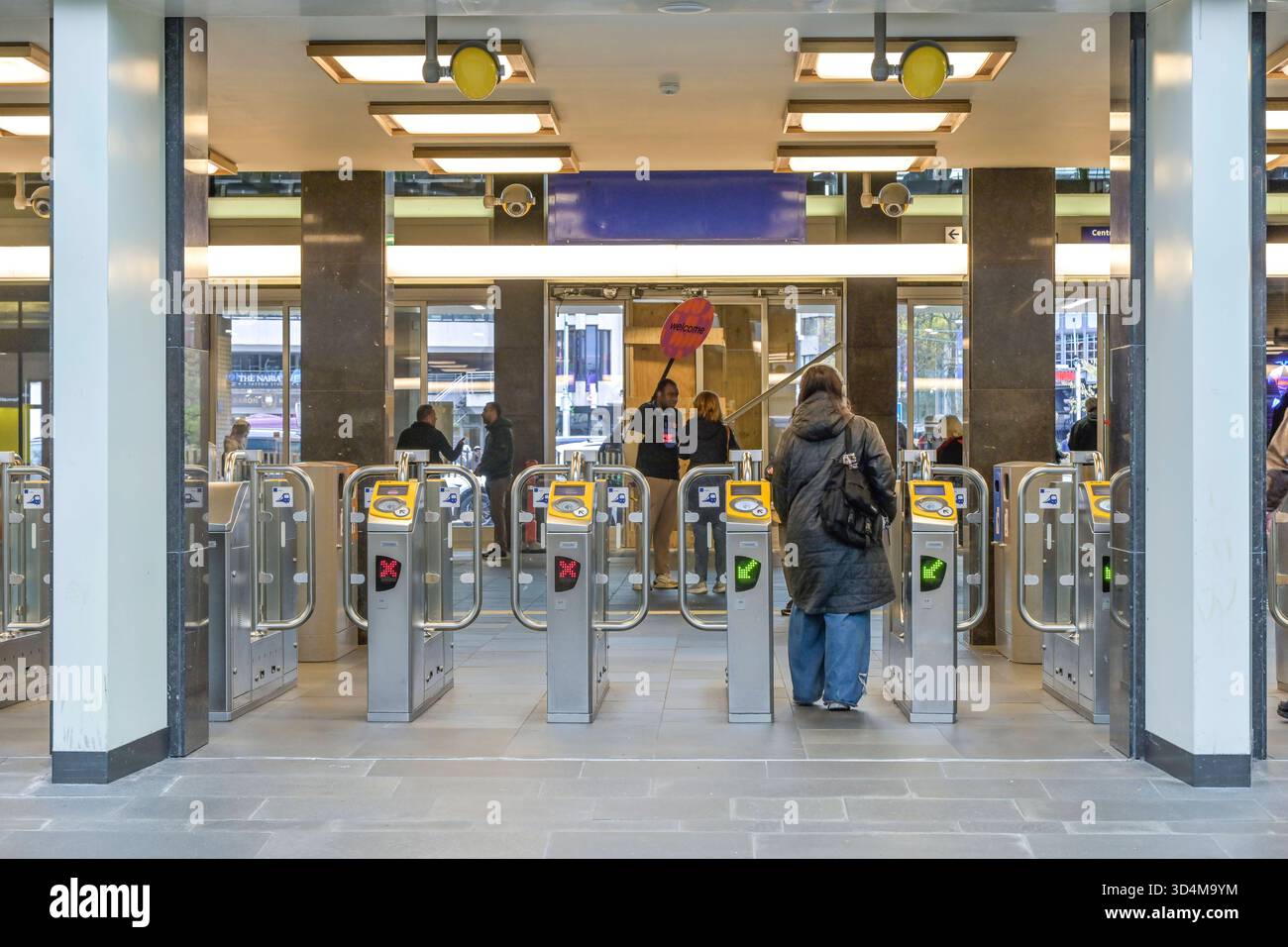 Zugangskontrolle, Sperre, Hauptbahnhof Eindhoven Centraal, Eindhoven ...