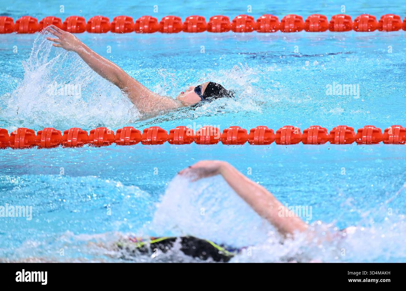 (251111) -- SHENZHEN, Nov. 11, 2025 (Xinhua) -- Yu Zidi of Hebei ...