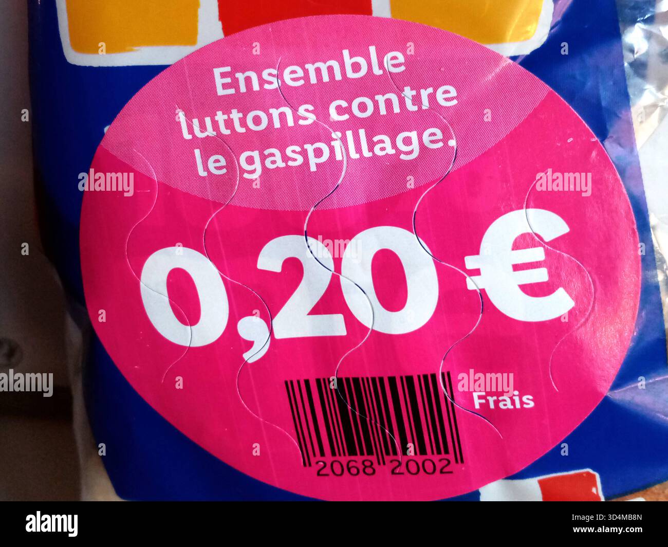 Anti-waste label on a food product. Anti-food waste 016941 014 Stock ...