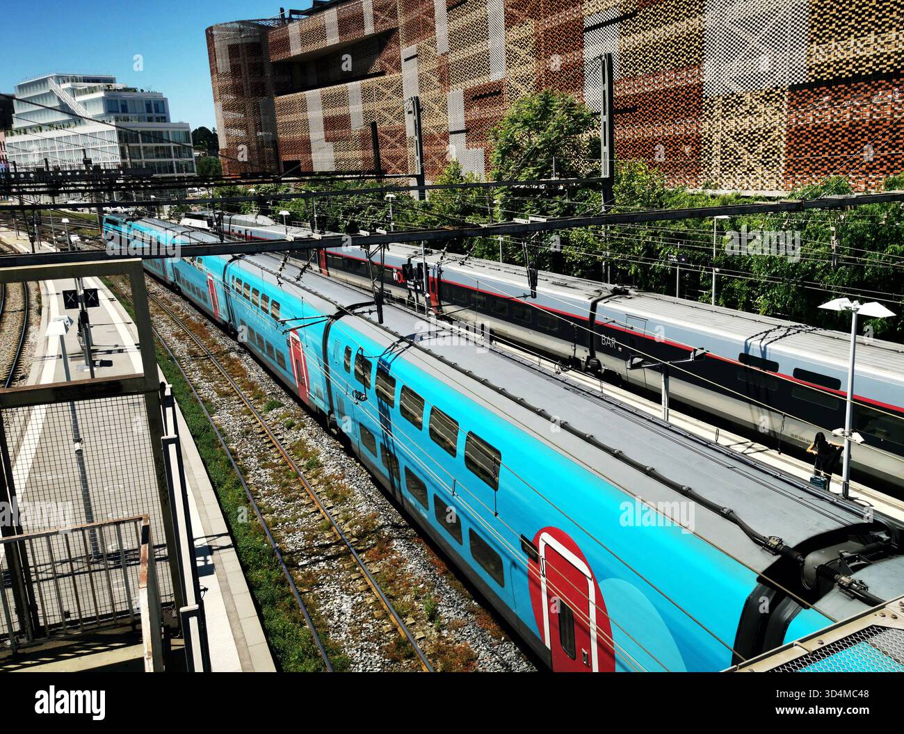 Ouigo train. Montpellier SNCF train station 016949 046 Stock Photo - Alamy