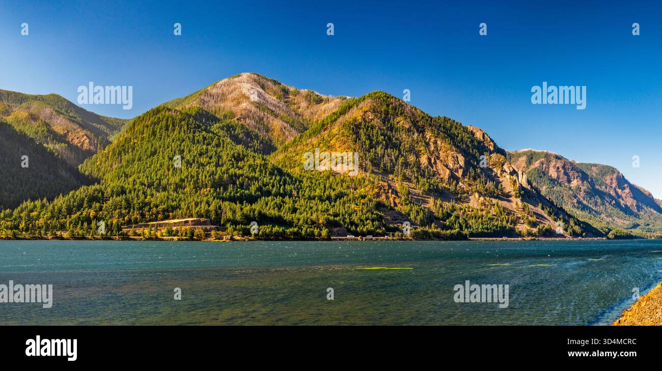 Mount Defiance in Oregon, Cascade Range, Columbia River Gorge, view ...
