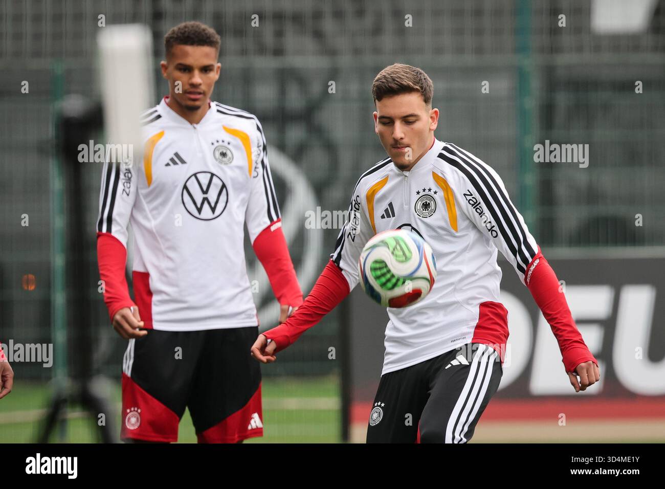 11 November 2025, Lower Saxony, Wolfsburg: Said El Mala (r) and Malick ...
