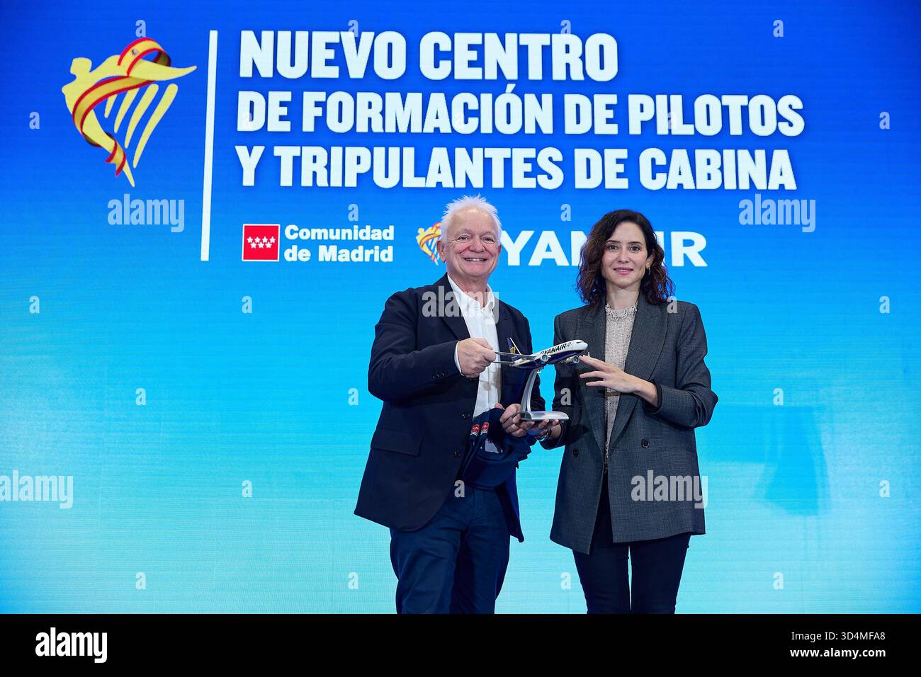 The President of the Community of Madrid, Isabel Díaz Ayuso, and the ...