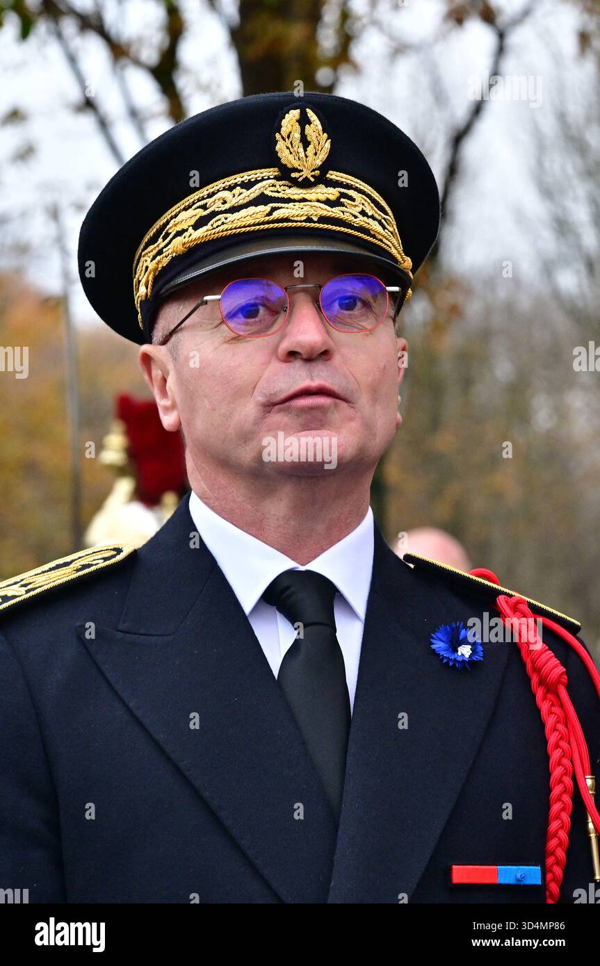 Patrice Faure, préfet de police de Paris at statue of Georges ...