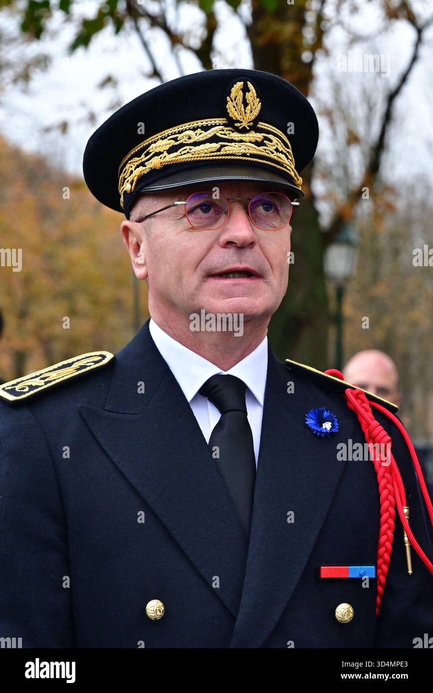 Patrice Faure, préfet de police de Paris at statue of Georges ...