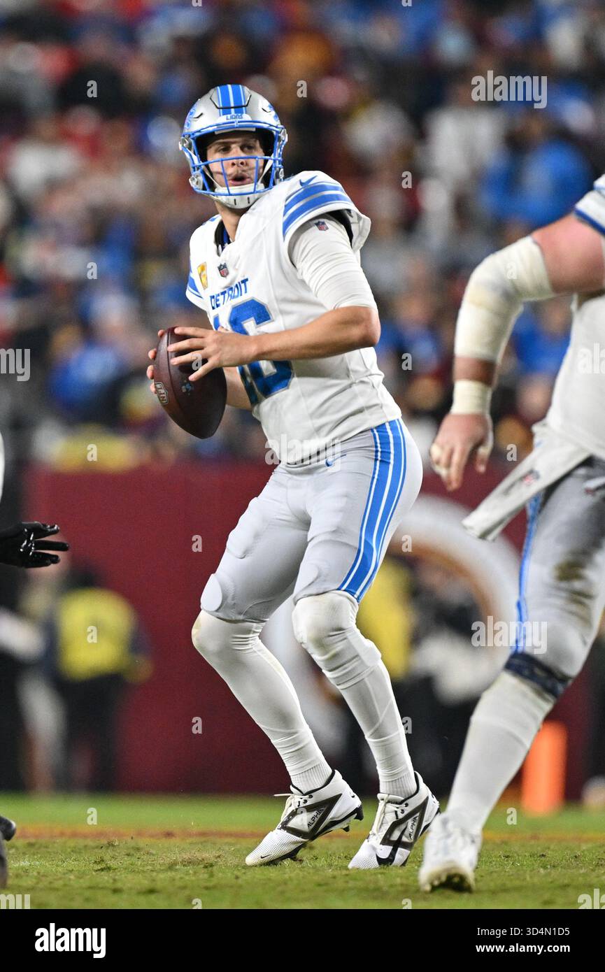 Detroit Lions quarterback Jared Goff (16) drops back to throw a pass ...
