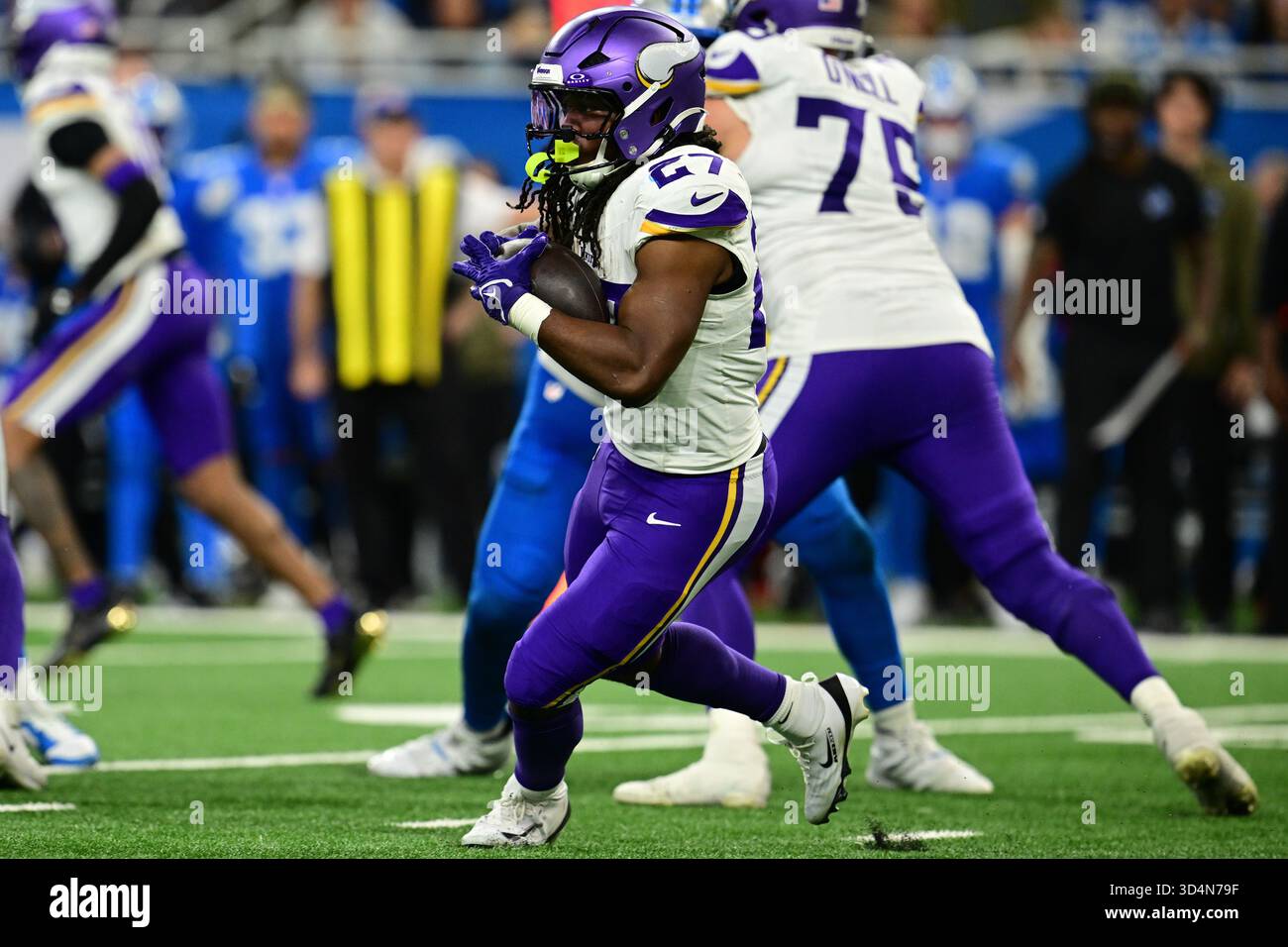 Minnesota Vikings running back Jordan Mason rushes during the second ...