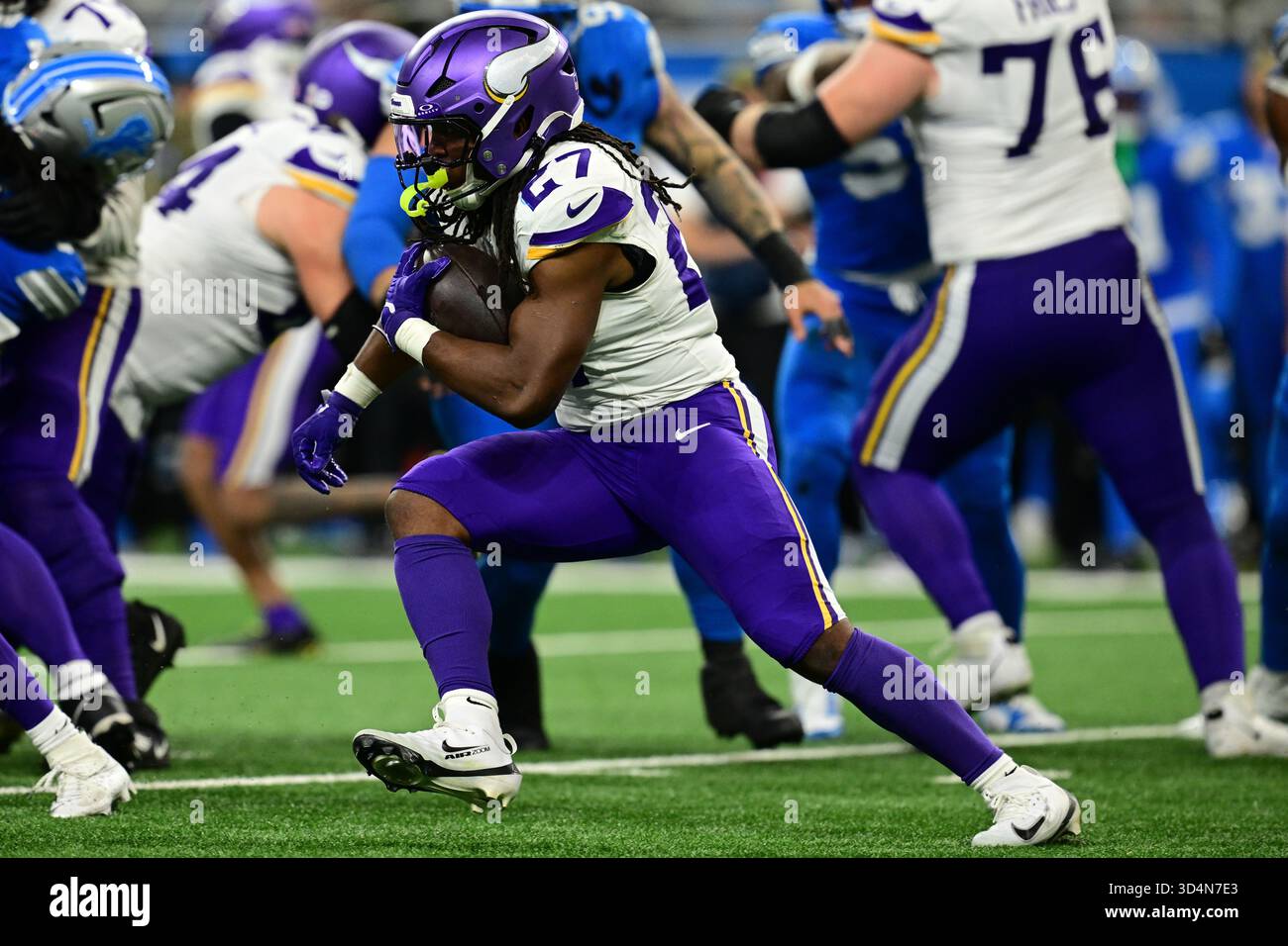 Minnesota Vikings running back Jordan Mason rushes during the second ...