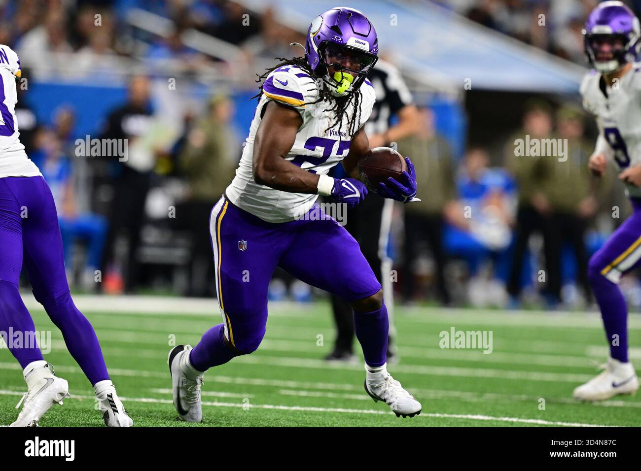 Minnesota Vikings running back Jordan Mason rushes during the second ...