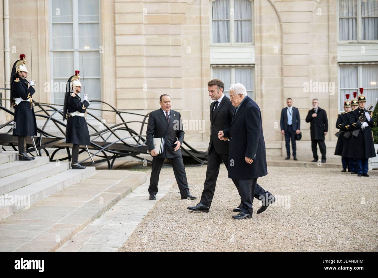 French President Emmanuel Macron welcomes Palestinian president Mahmud ...