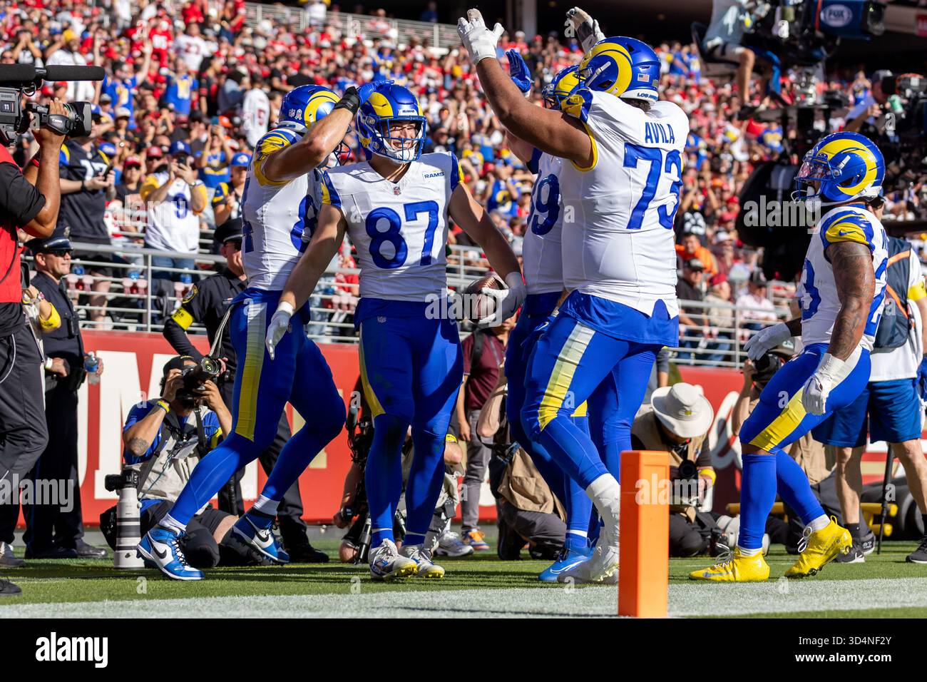 Los Angeles Rams tight end Davis Allen (87) catches a touchdown and ...