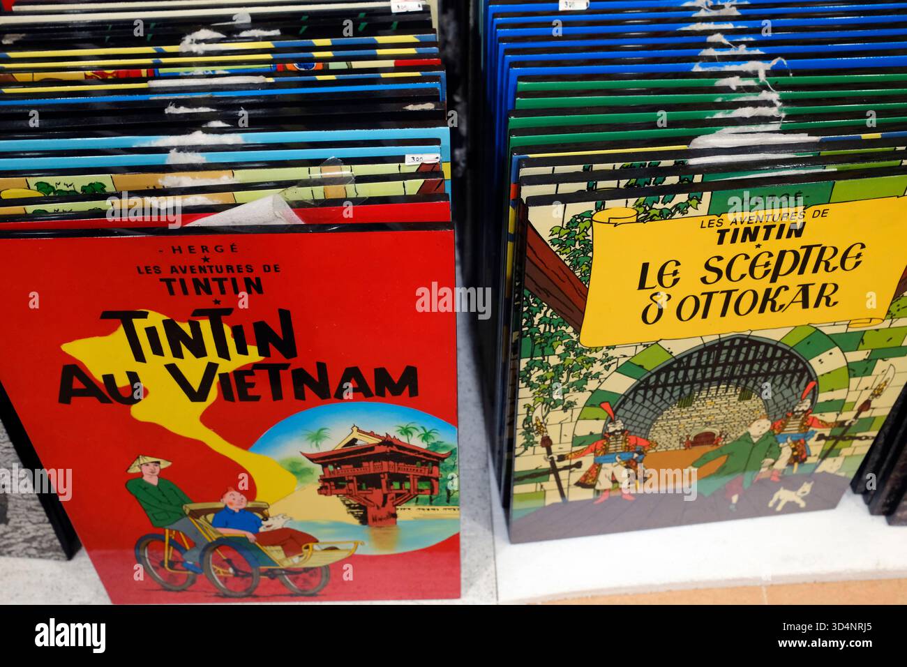 Art store. Vietnamese lacquer. Copy of Tintin covers. Ho Chi Minh city ...