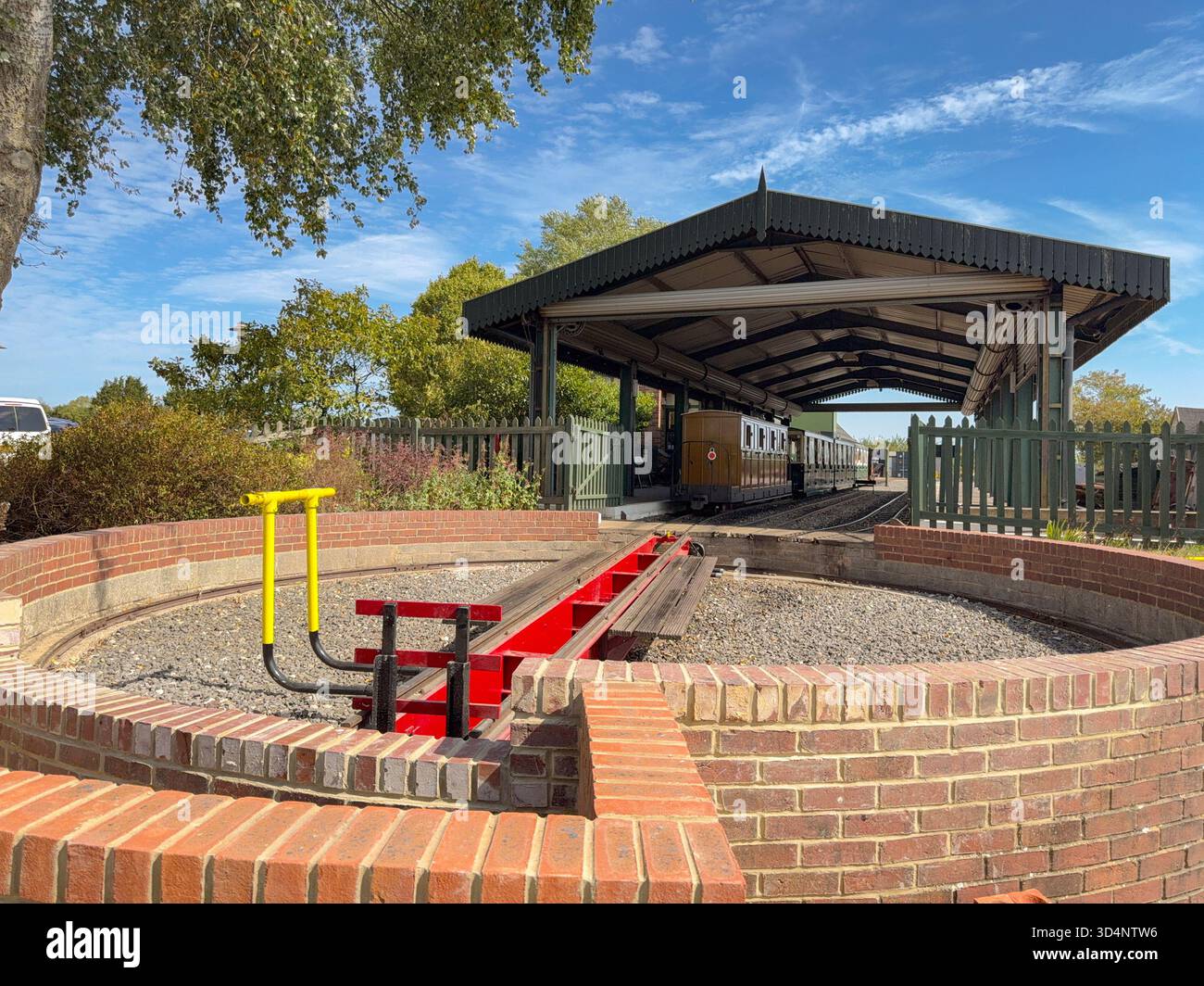Engine turntable smartphone stock photos and images - Alamy