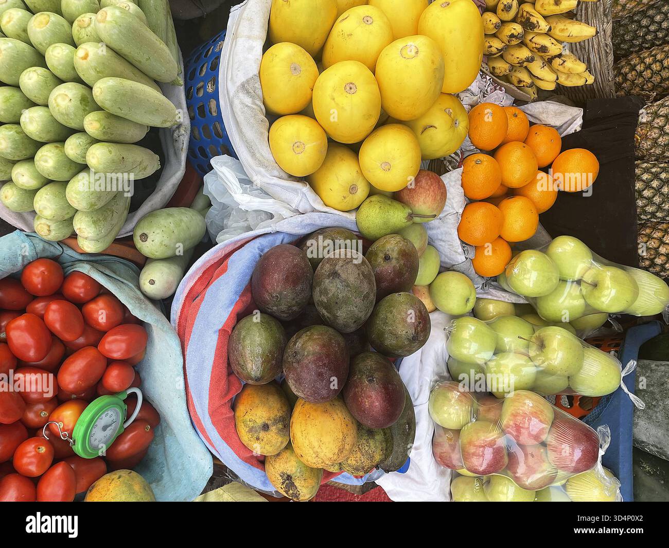 Benin fruit hi-res stock photography and images - Alamy