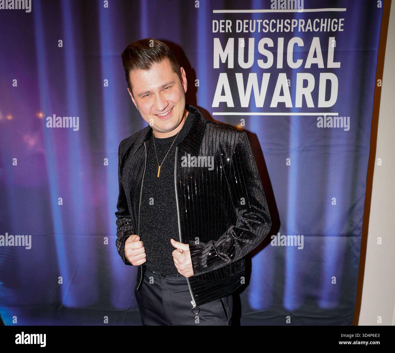 Sebastian Raetzel Darsteller Musical Walpurga bei der Verleihung des ...