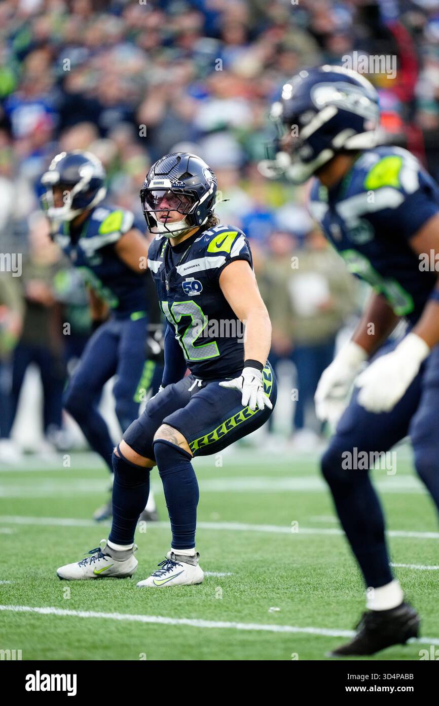 Seattle Seahawks linebacker Drake Thomas (42) gets set during an NFL ...