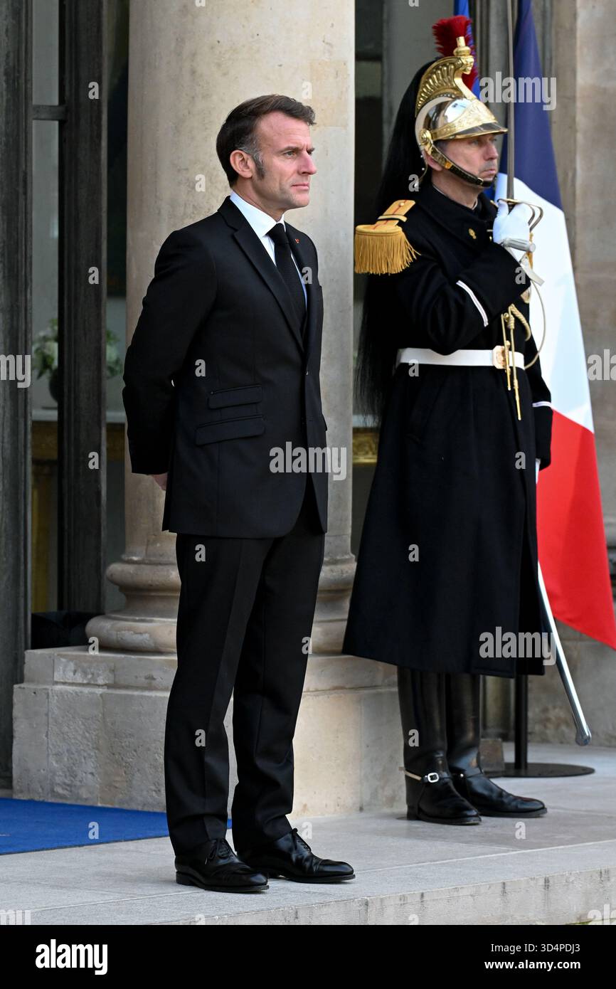 Meeting between the President of the Republic Emmanuel Macron and Mr ...