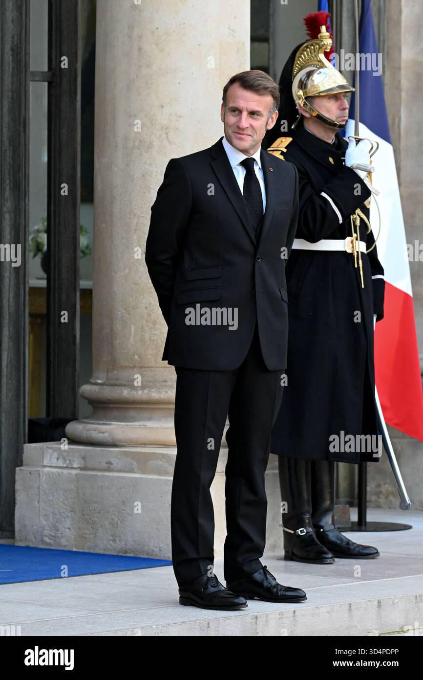 Meeting between the President of the Republic Emmanuel Macron and Mr ...