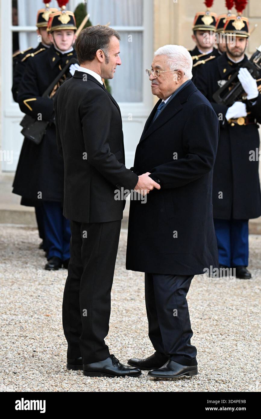 Meeting between the President of the Republic Emmanuel Macron and Mr ...