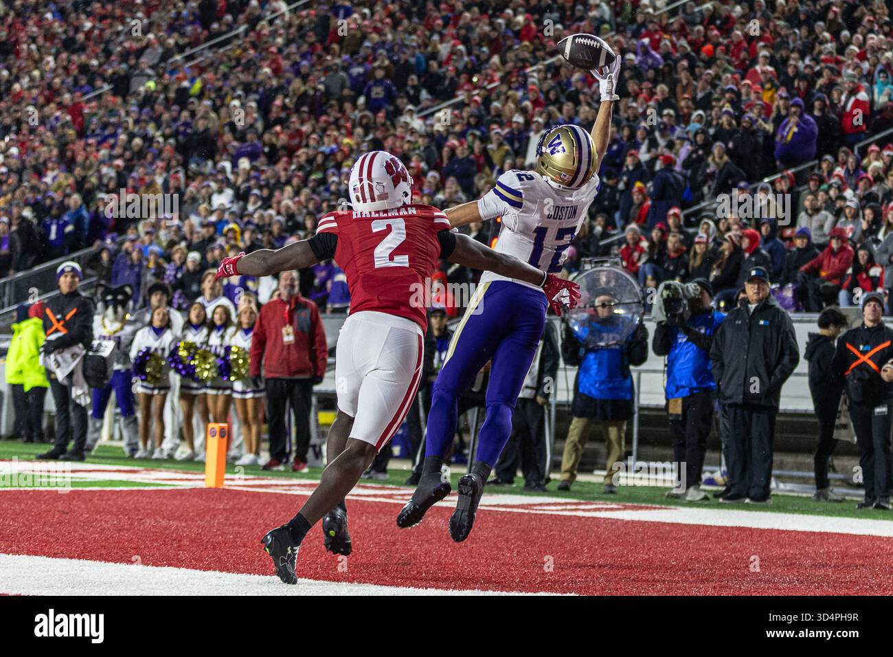MADISON, WI - NOVEMBER 08: Washington Huskies wide receiver Denzel ...