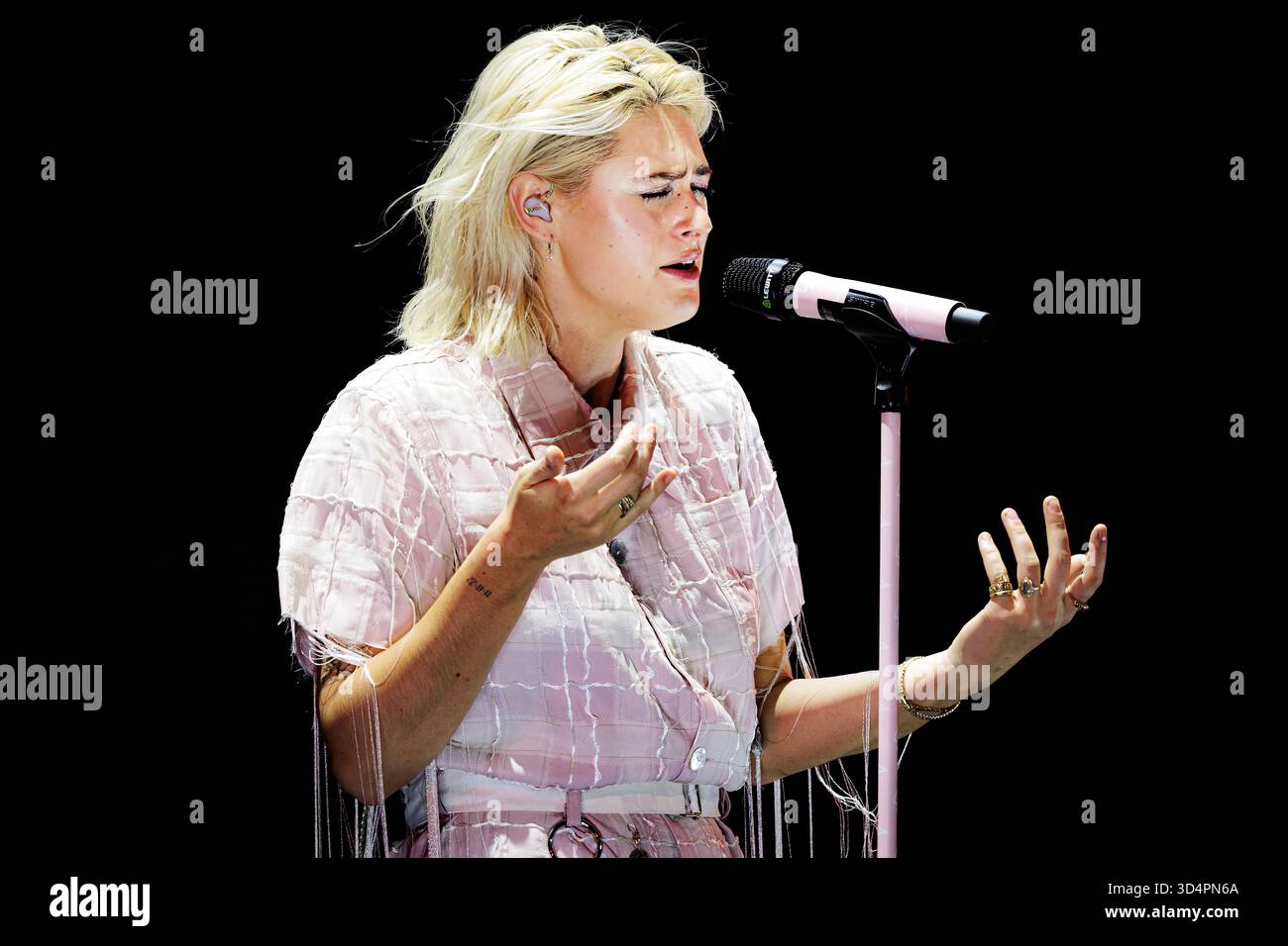 AMSTERDAM – Bente Fokkens during a concert at the Royal Theater Carré ...