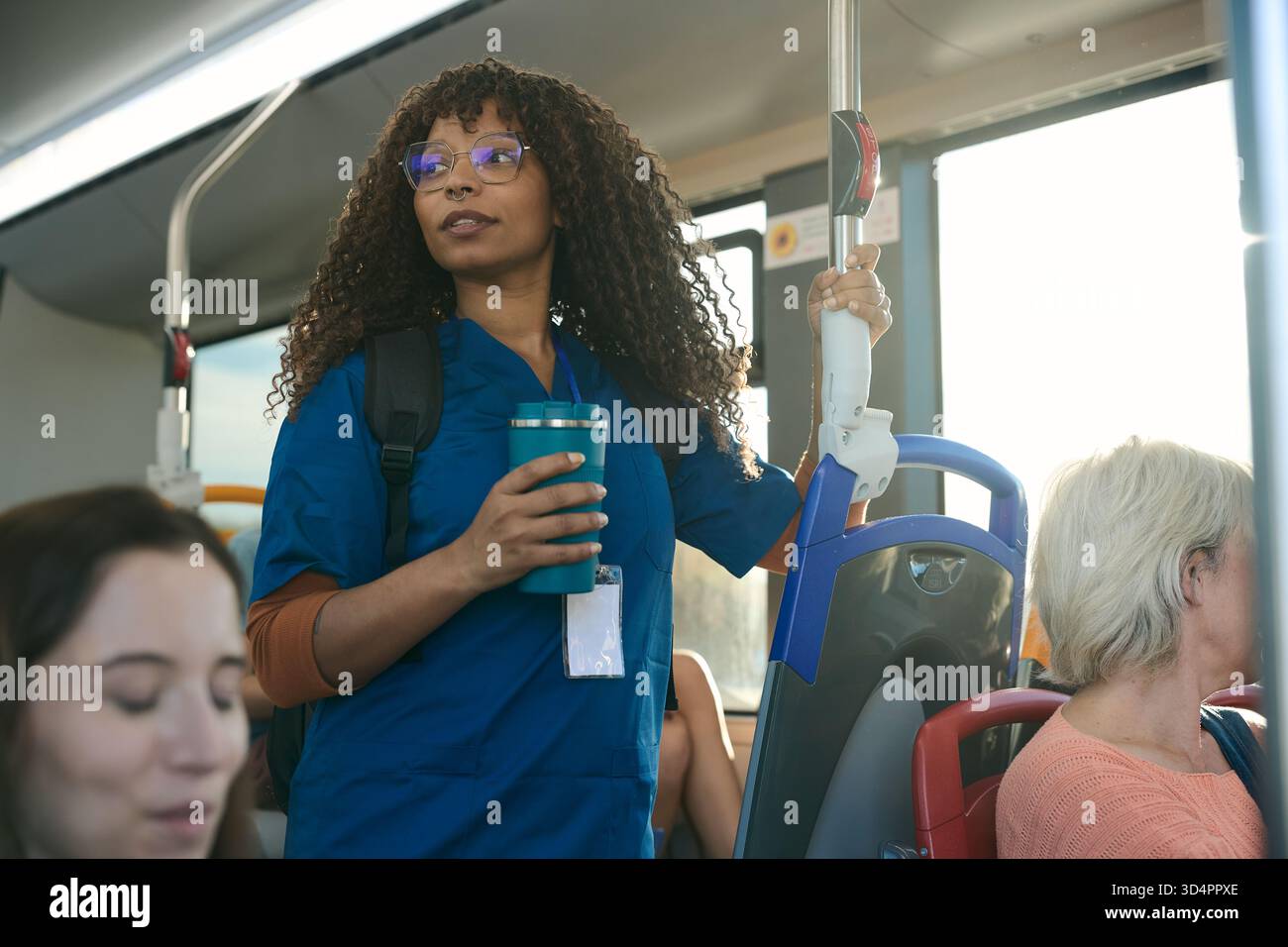 Commuter routine hi-res stock photography and images - Alamy