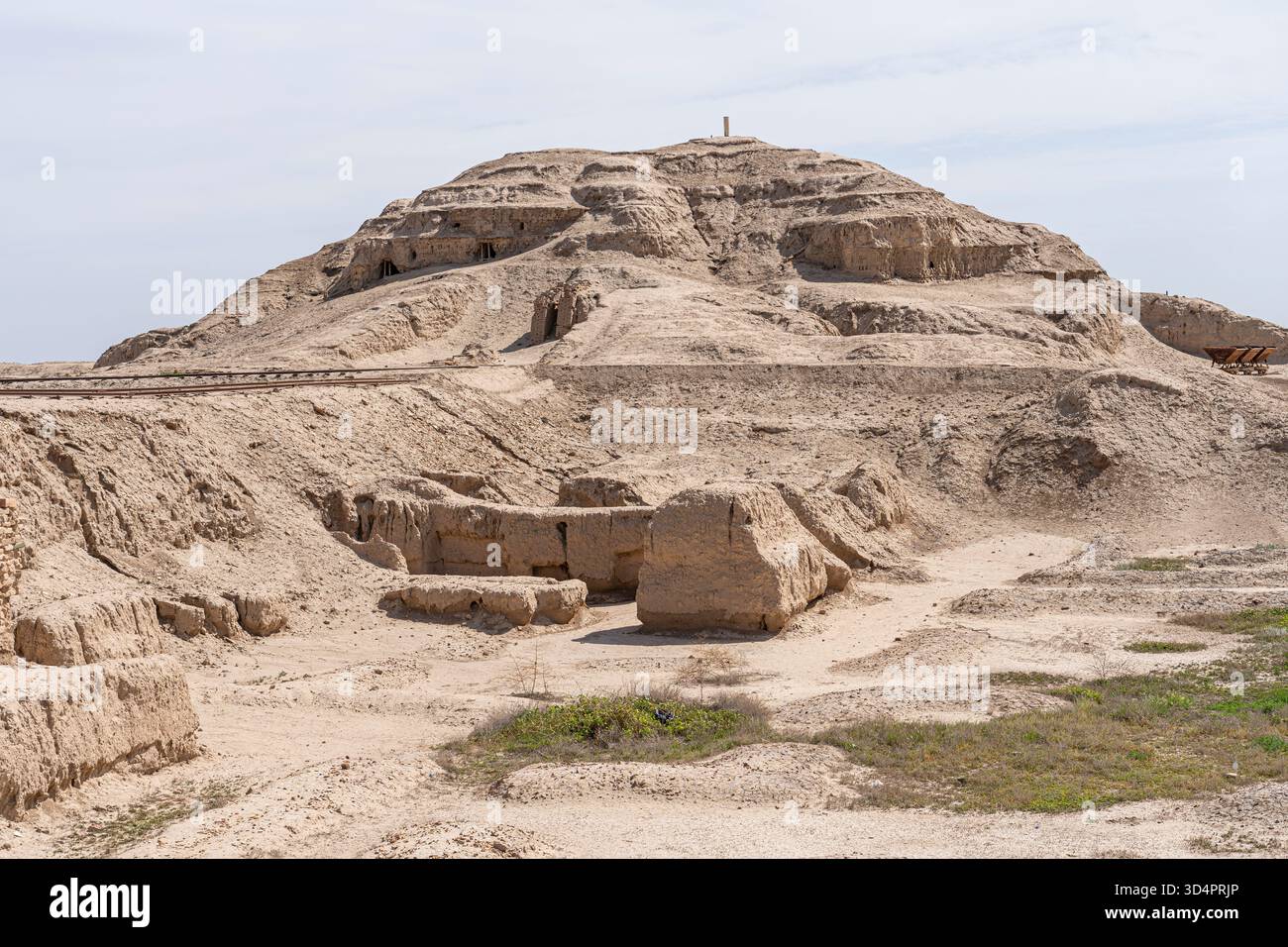 Uruk ziggurat hi-res stock photography and images - Alamy