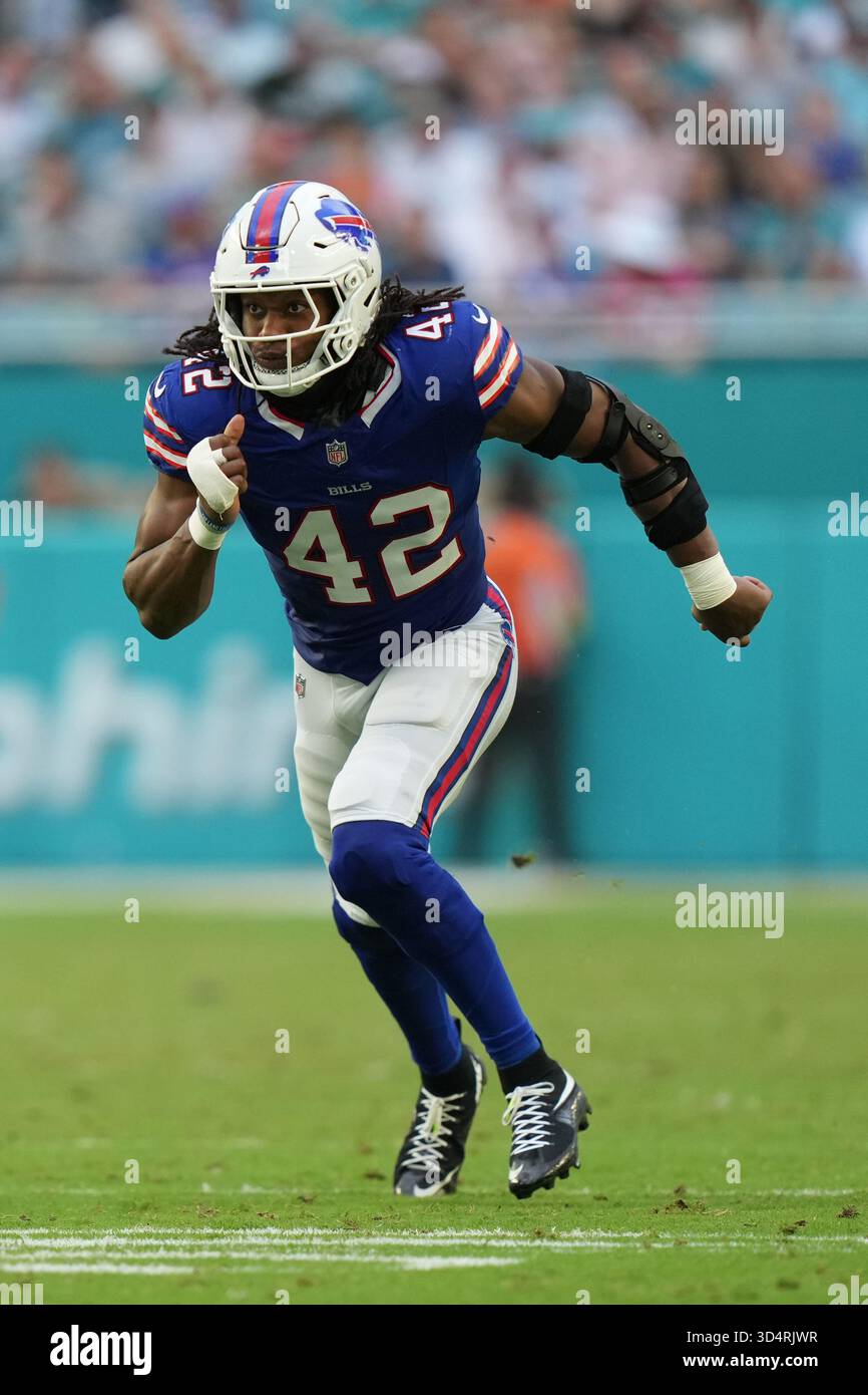 Buffalo Bills linebacker Dorian Williams (42) covers a kick during an ...