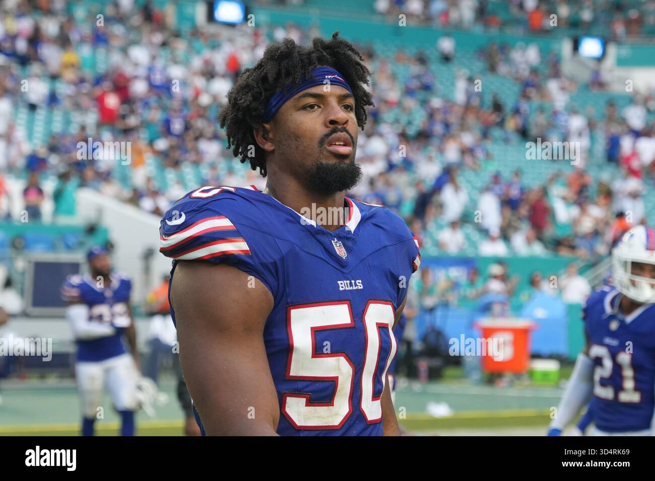 Buffalo Bills defensive end Greg Rousseau (50) leaves the Feld ...