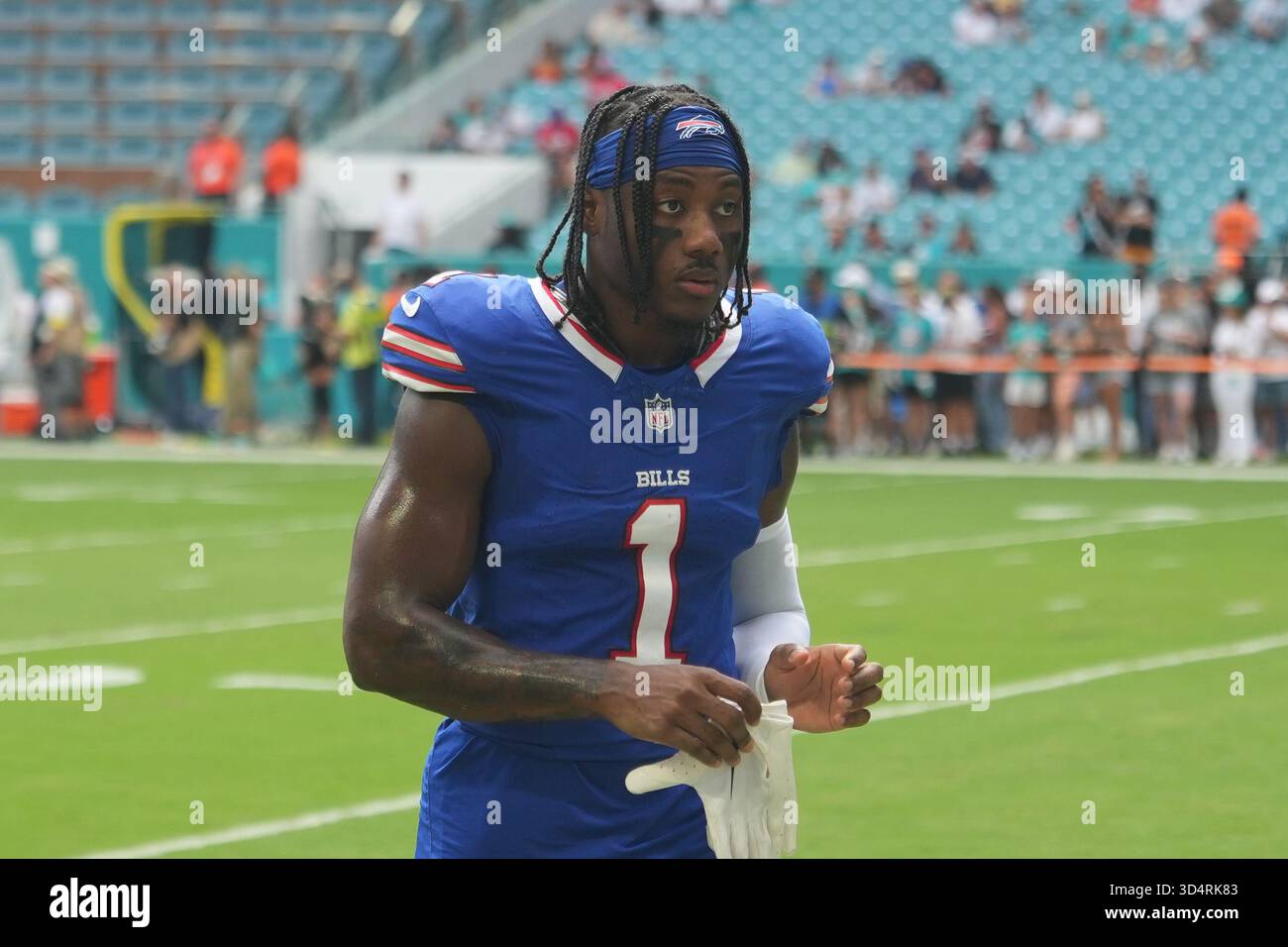 Buffalo Bills wide receiver Curtis Samuel (1) leaves the field ...