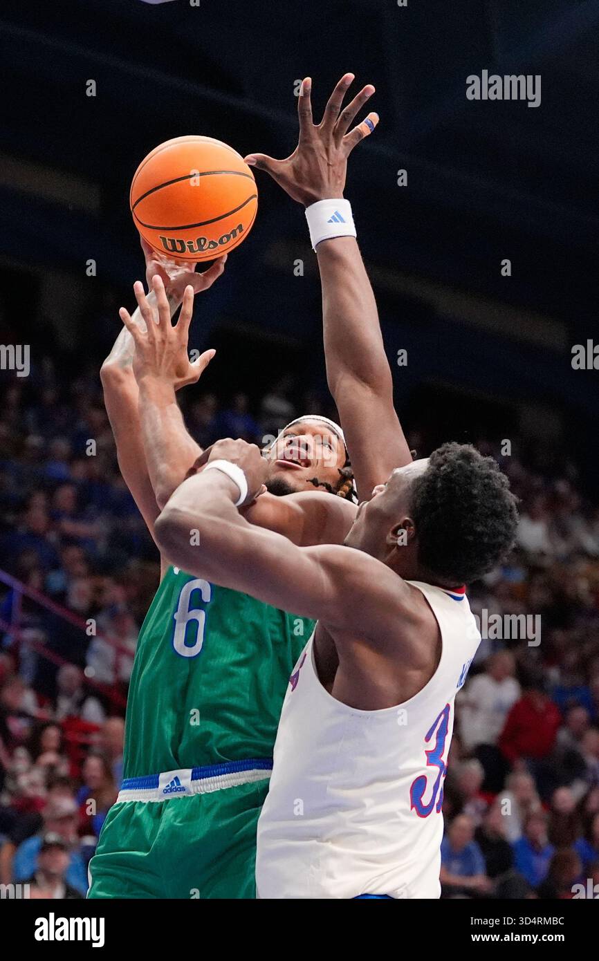 Texas A&M Corpus Christi forward Sheldon Williams (6) shoots under ...