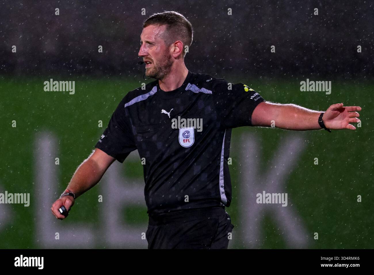 Referee Jamie O'Connor during the The Vertu Trophy Group G match Port ...