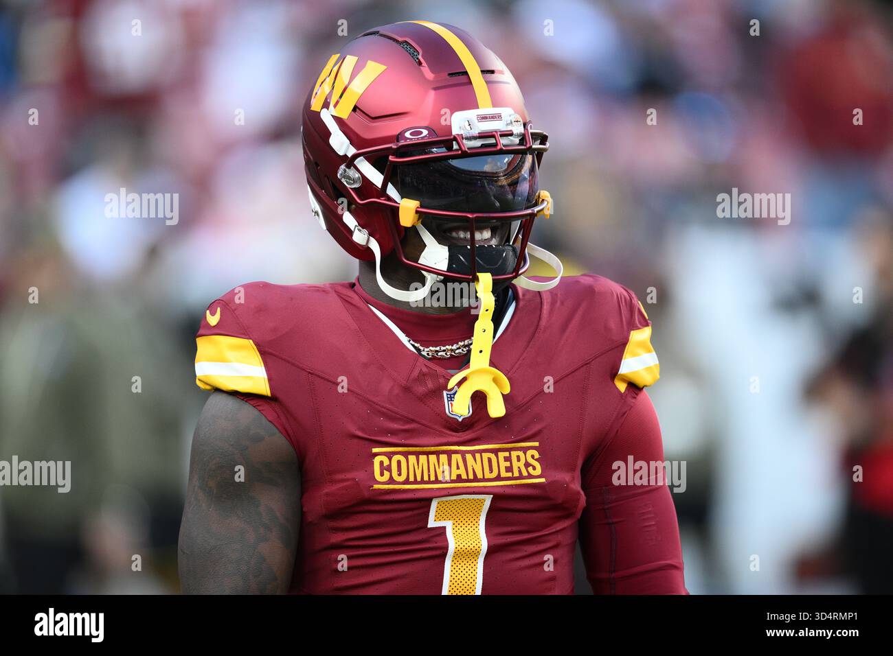 Washington Commanders wide receiver Deebo Samuel (1) warms up before an ...