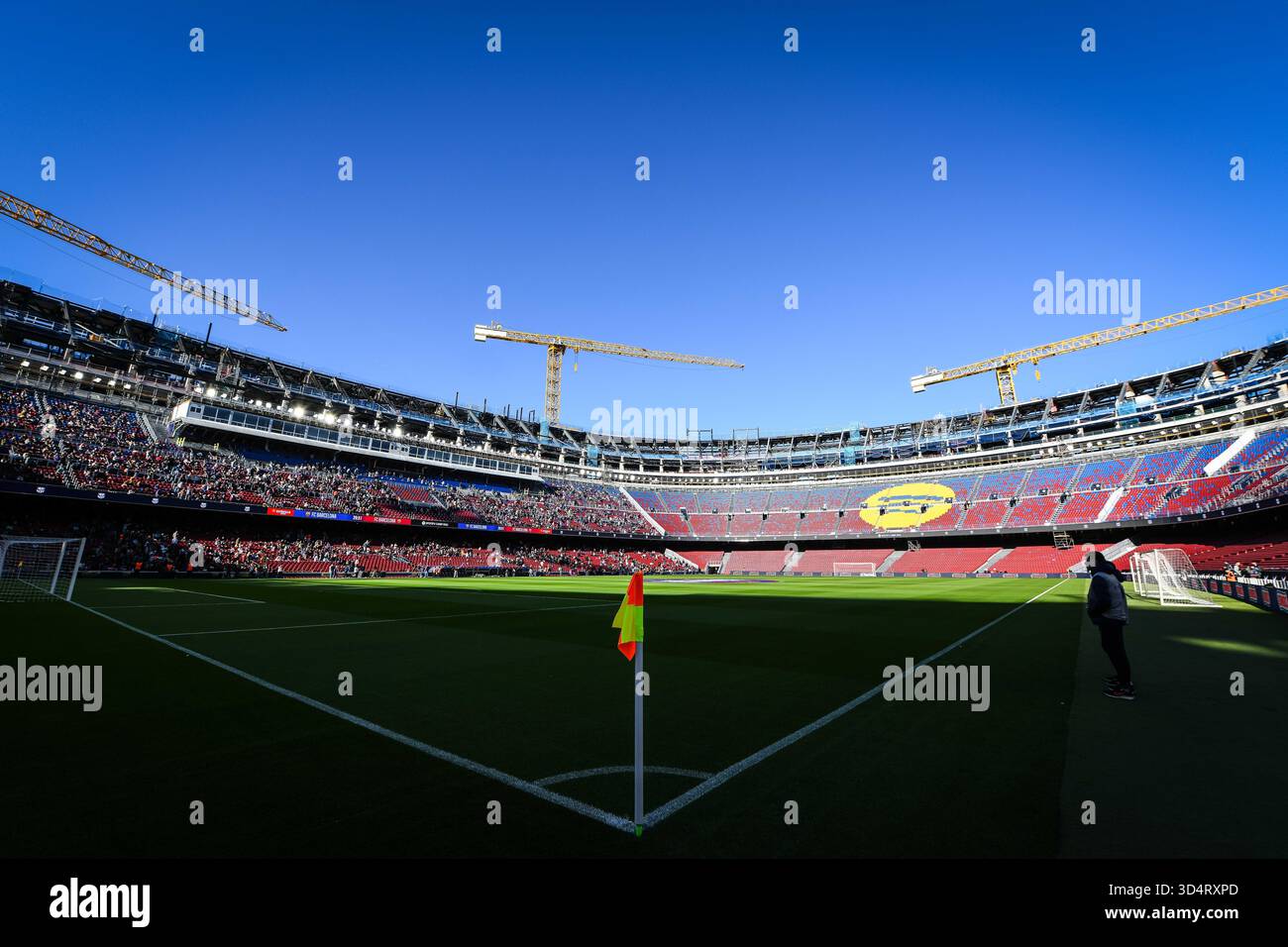 General view during a training session of the FC Barcelona team on 7 ...
