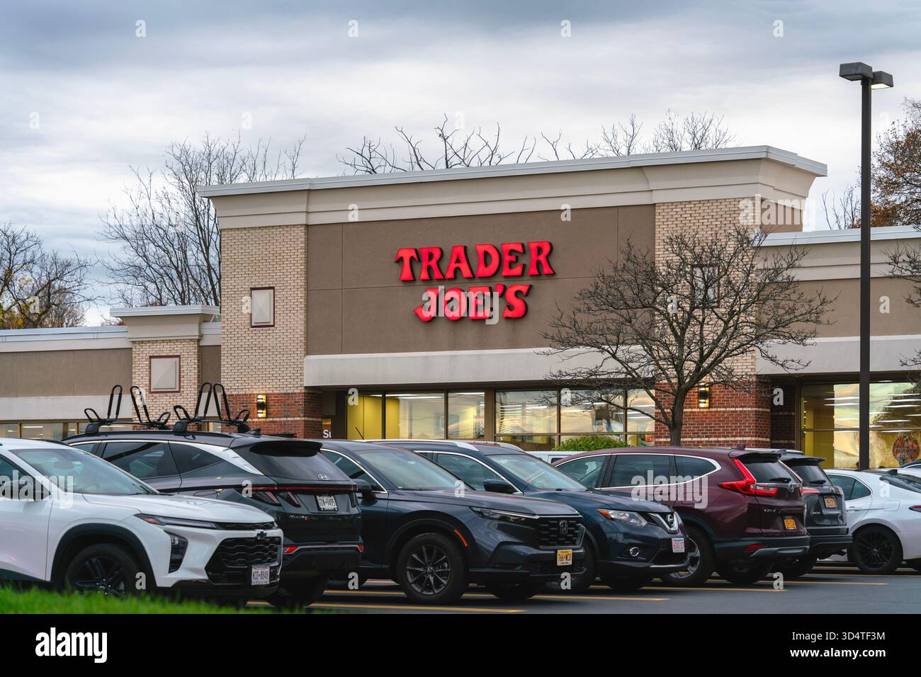 Trader joes dewitt hi-res stock photography and images - Alamy