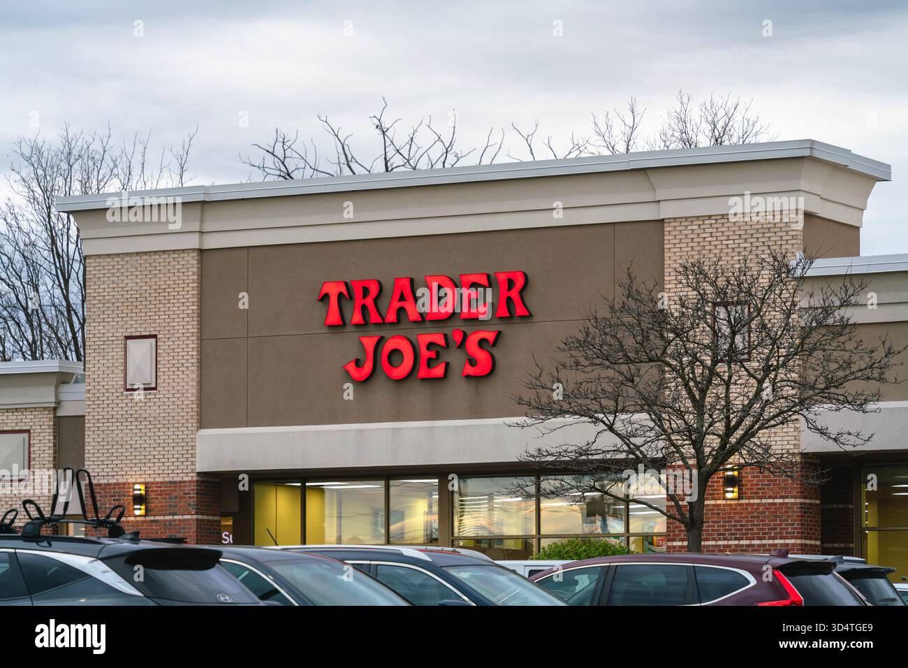 Trader joes syracuse hi-res stock photography and images - Alamy